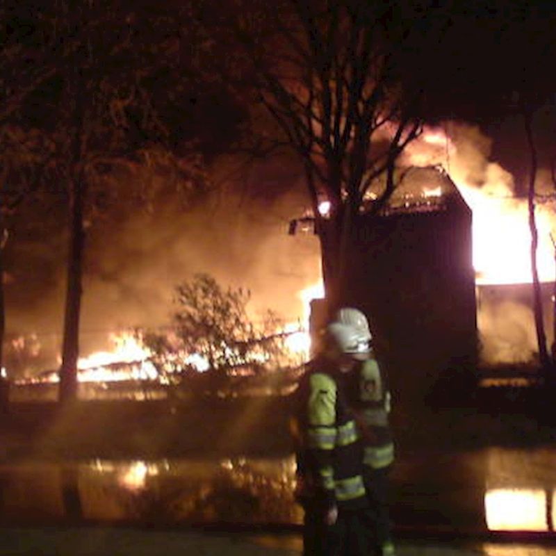 Grote uitslaande brand in Vroomshoop - Oost