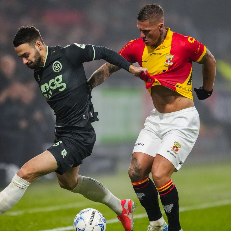 Go Ahead Eagles wint in blessuretijd van FC Groningen - Oost