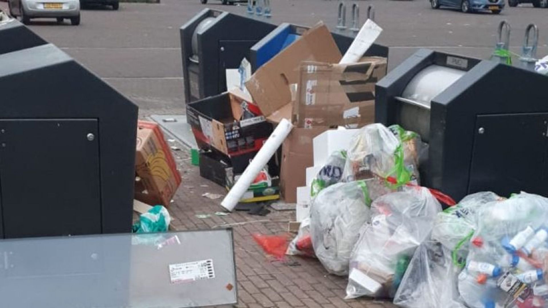 Afval stapelt zich op in Zutphen en dit is de oorzaak - Omroep Gelderland
