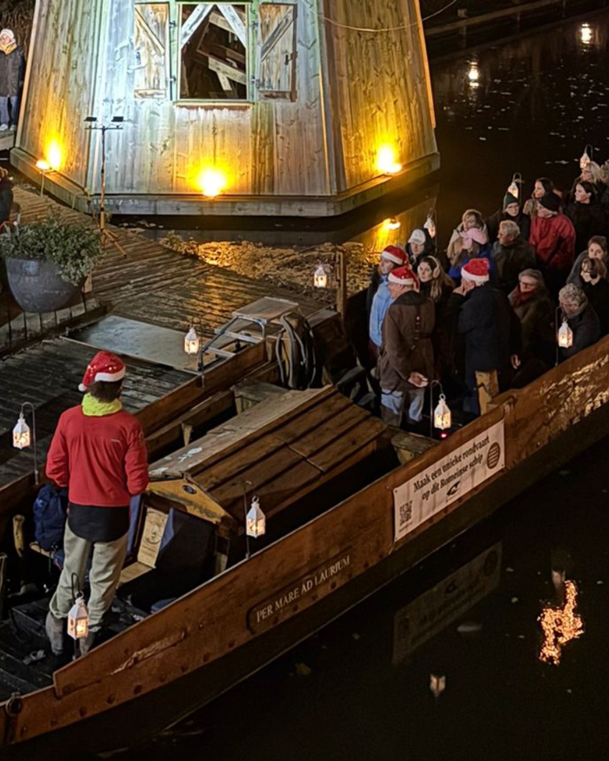 Replica historisch Romeins schip vaart voor Kerst door de Utrechtse ...