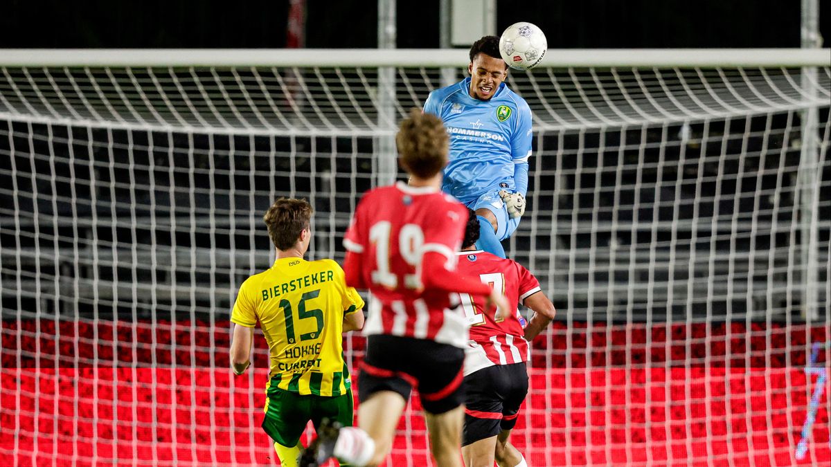 ADO Den Haag met doelman Nikiema gelijk tegen PSV: 'Meest hectische ...