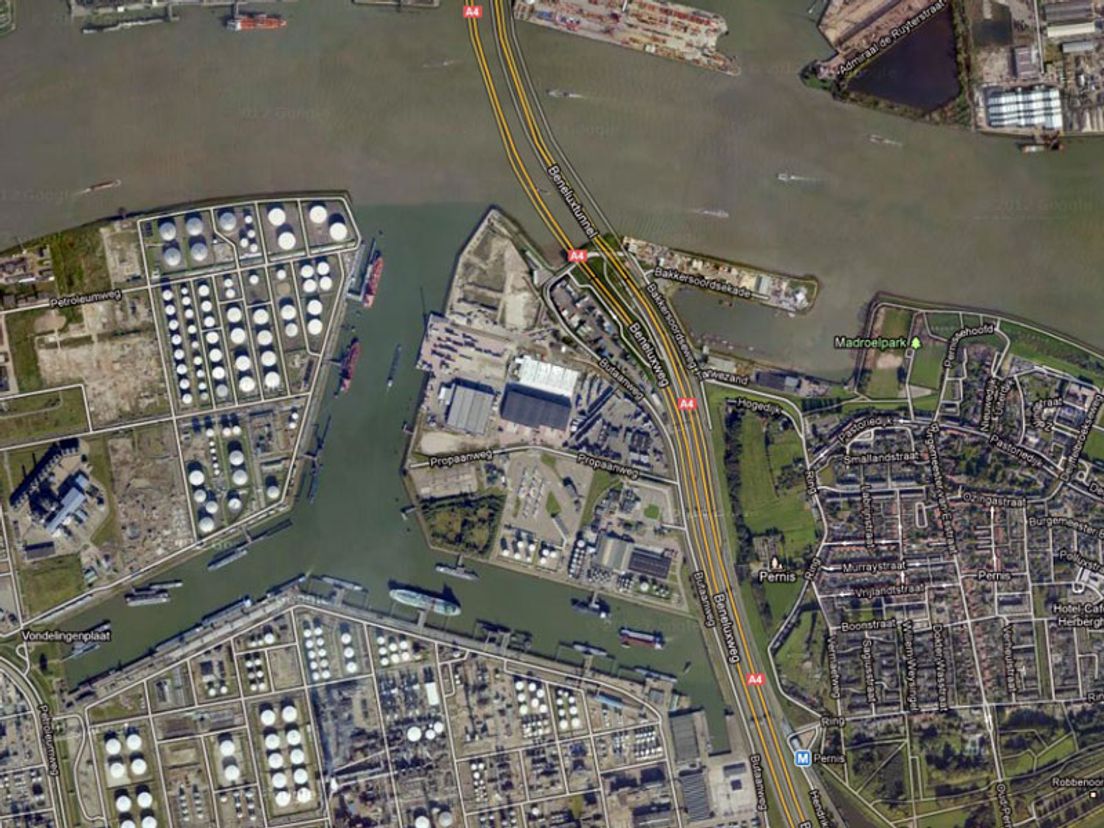 Shell sluit fabriek in Pernis - Rijnmond