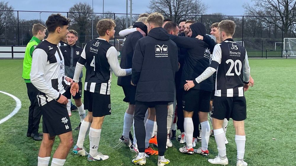 vv Roden sluit jaar af in stijl, Fokke helpt HOVC aan belangrijke ...