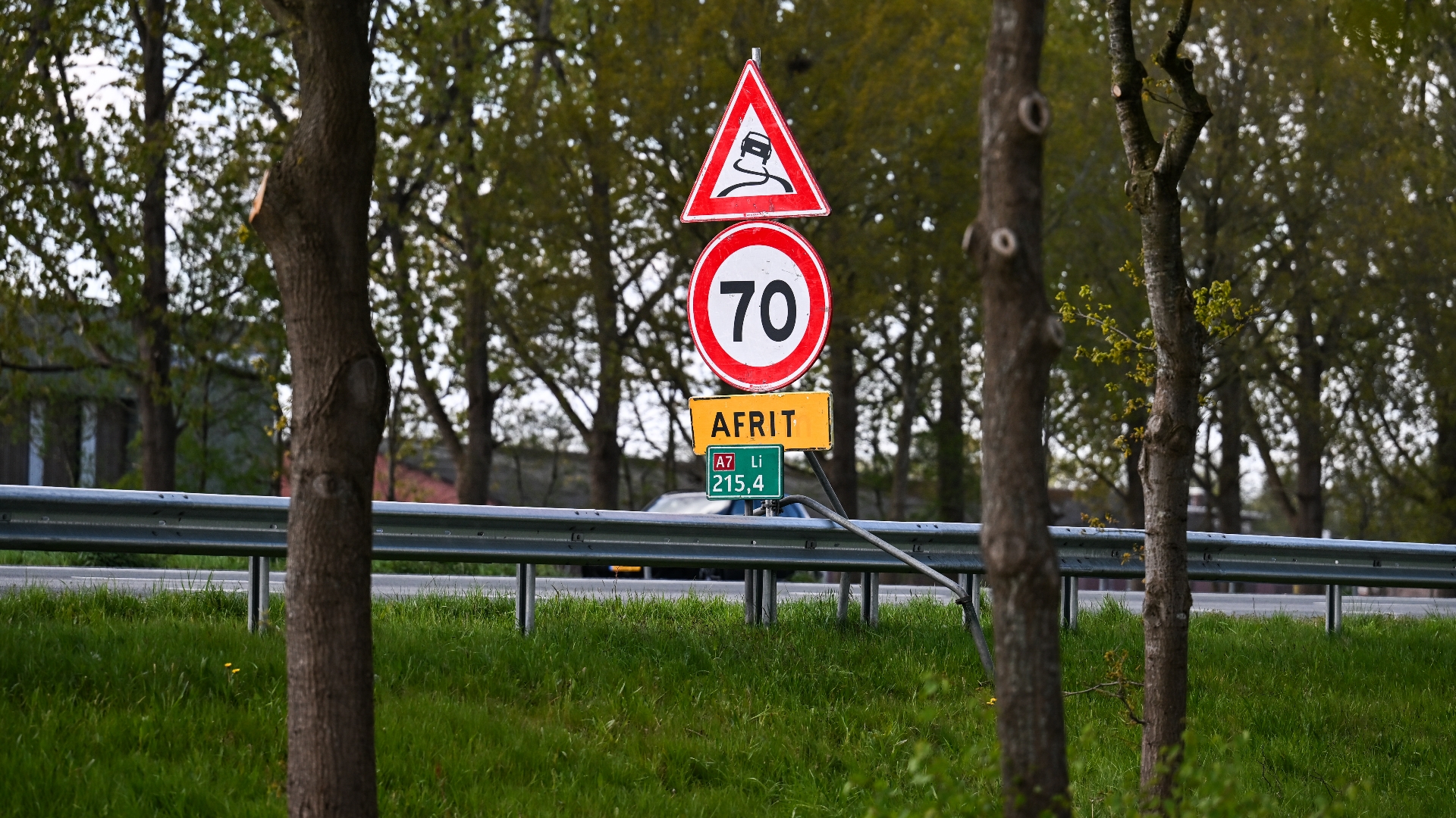 Op deze afrit van de A7 ging het meerdere keren fout: 'Belijning was ...