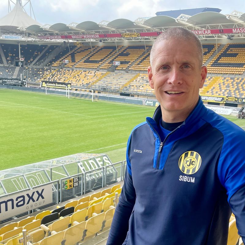 Sibum staat in promotiekraker tegenover oude leermeester Lukkien: 'Geen ...