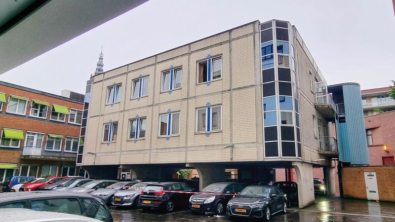 Bewusteloos persoon aangetroffen in Amersfoort, politie houdt drie ...