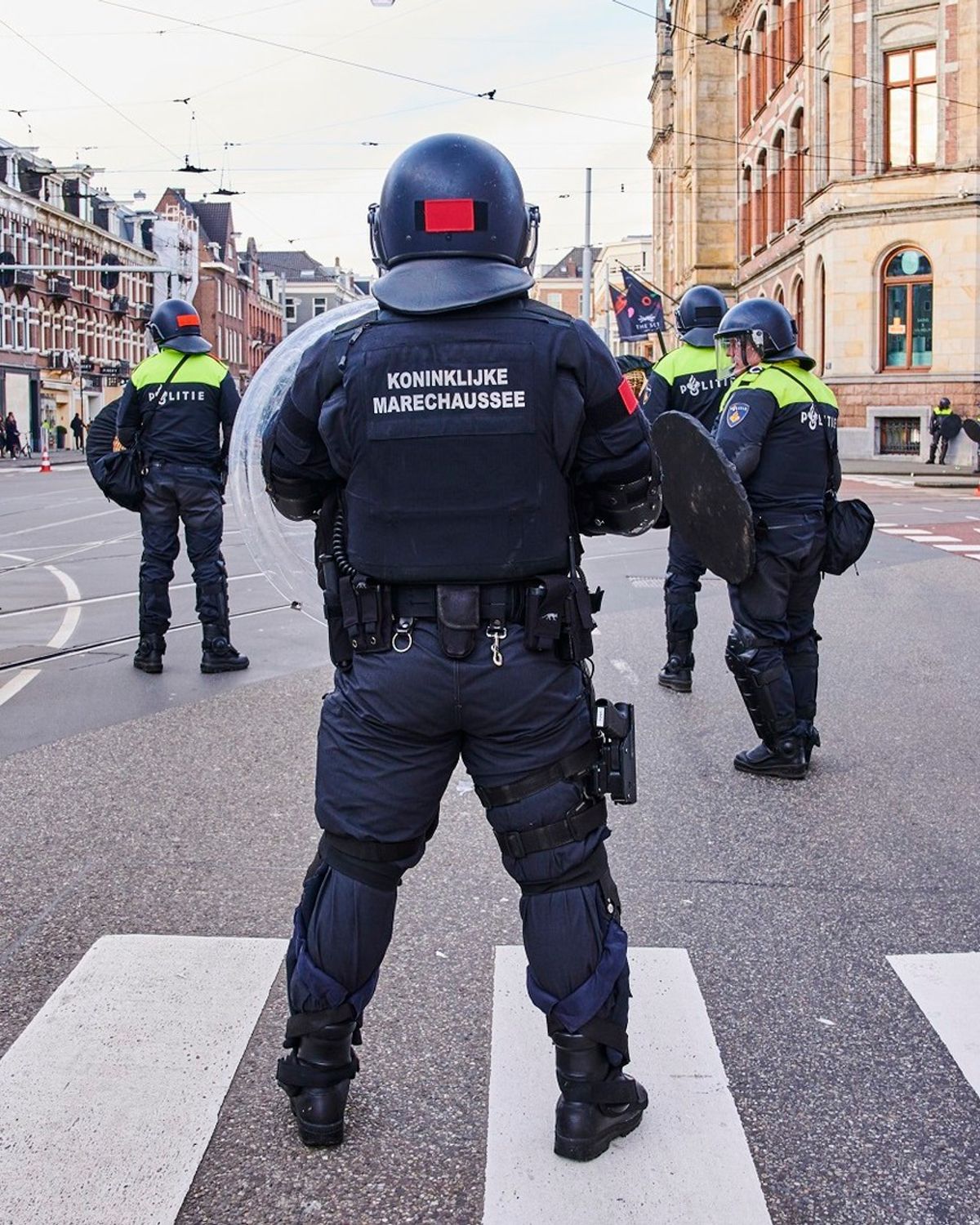 Man uit Heerenveen gearresteerd voor rellen Museumplein Amsterdam ...