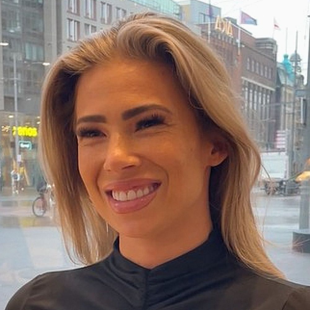 Influencer Gigi Adam eindigt in halve finale Beauty and the Geek: 'Werd ...