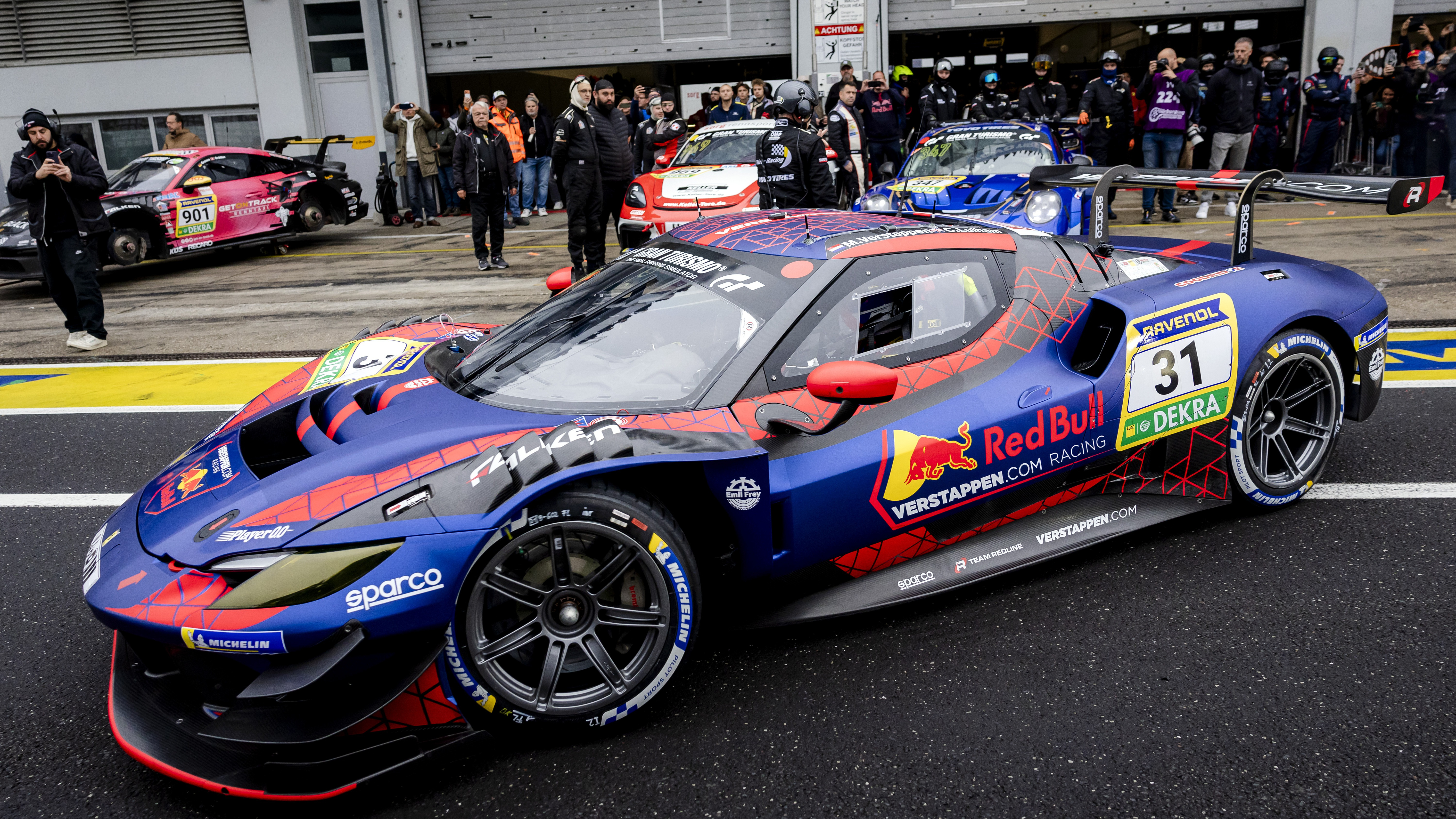 Max Verstappen wint bij GT3-debuut op Nürburgring - L1 Nieuws
