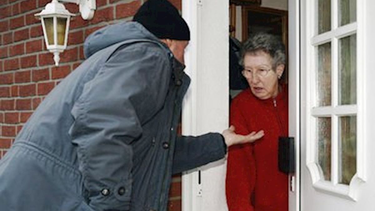 Oplichting aan de deur in Zwolle - RTV Oost