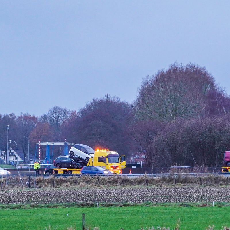 Botsende auto's op A28 zorgen voor flinke files - RTV Drenthe