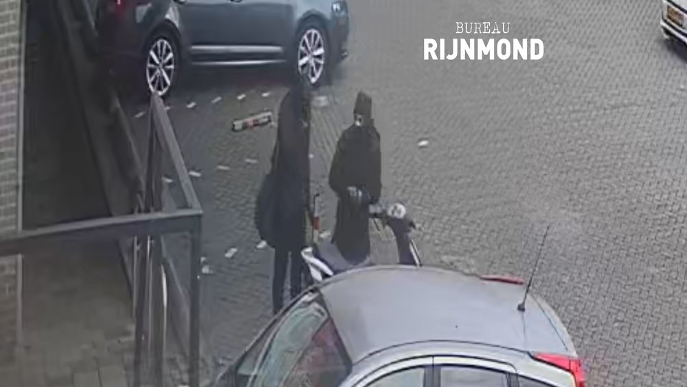 Duo met groot kapmes overvalt Barendrechtse belwinkel - Rijnmond