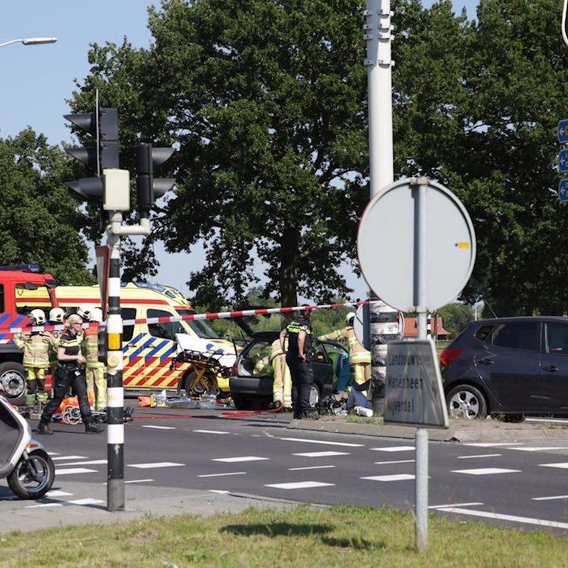 Gewonden bij ongeluk met twee auto's bij Raalte, N35 gedeeltelijk dicht - Oost