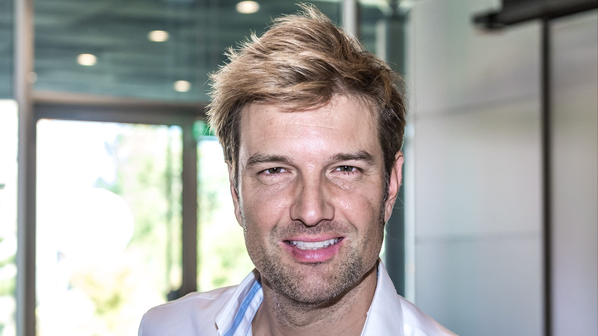 Acteur Bas Muijs gegijzeld: mogelijk meerdere vervolgingen - Omroep ...