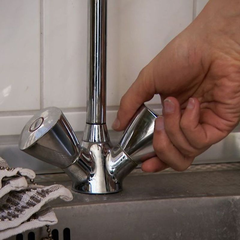 'Junks' slopen leiding, bewoners weekend zonder water - Omroep Gelderland