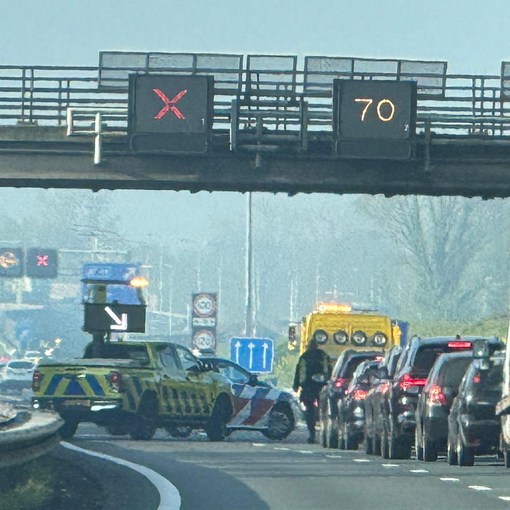 Flinke vertraging tijdens ochtendspits door ongeval op A2 - L1 Nieuws