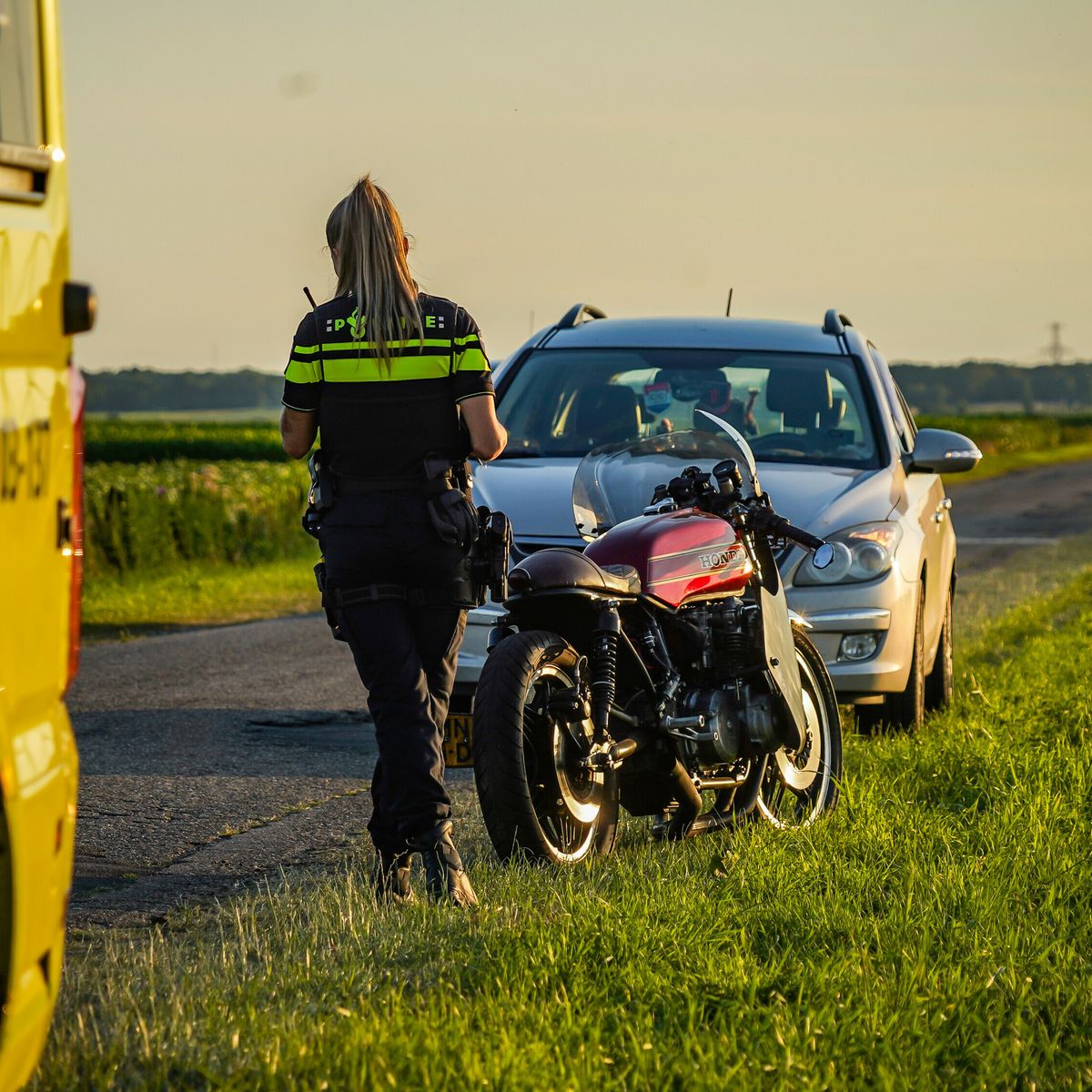 Motorrijder gewond na val in Emmer-Compascuum - RTV Drenthe