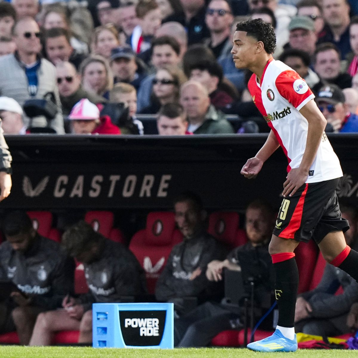Vlissinger Ilai Grootfaam (16) debuteert en is jongste Feyenoorder én ...