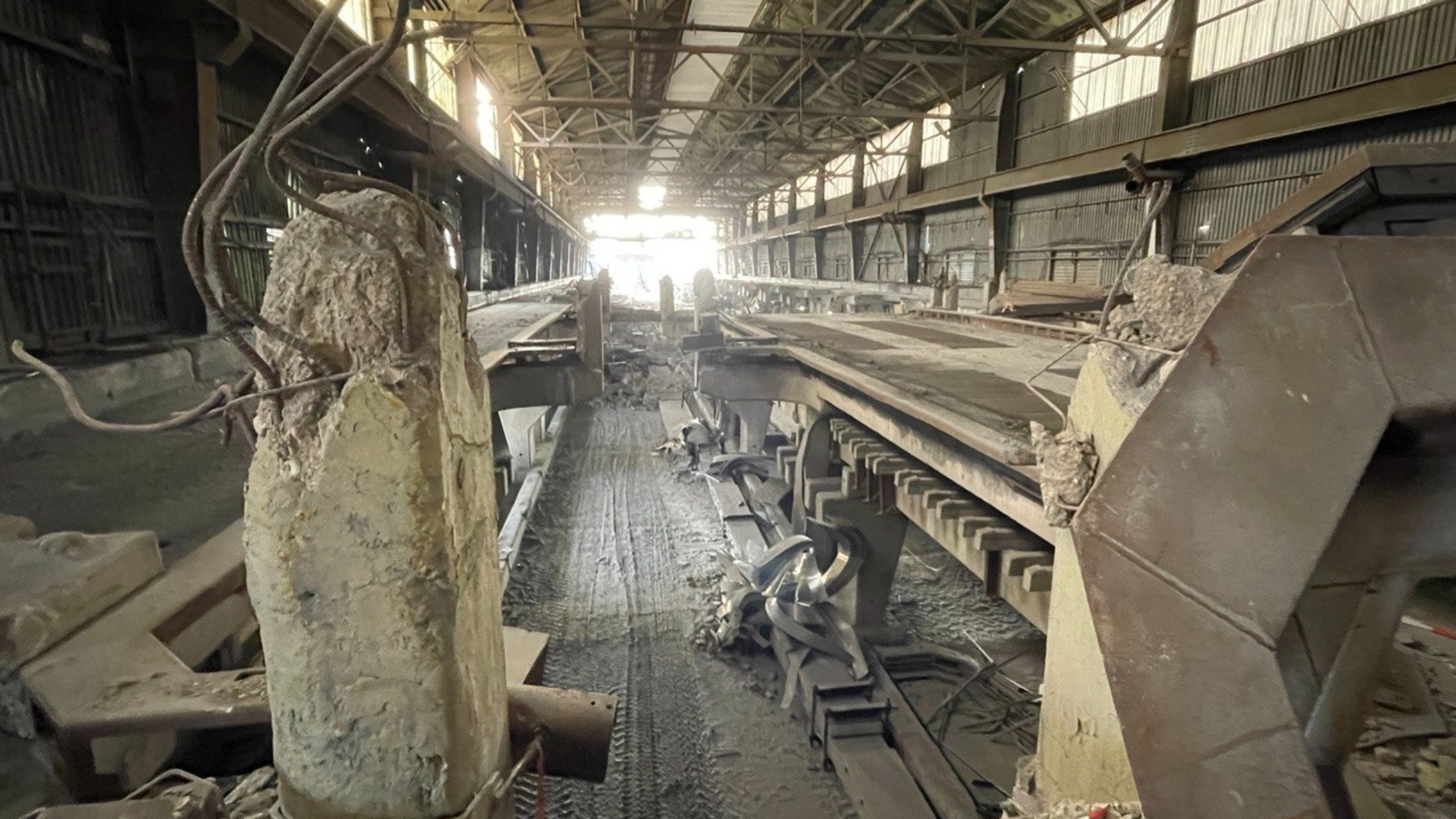 Aluminiumfabriek Aldel in Delfzijl al voor een groot deel gesloopt ...