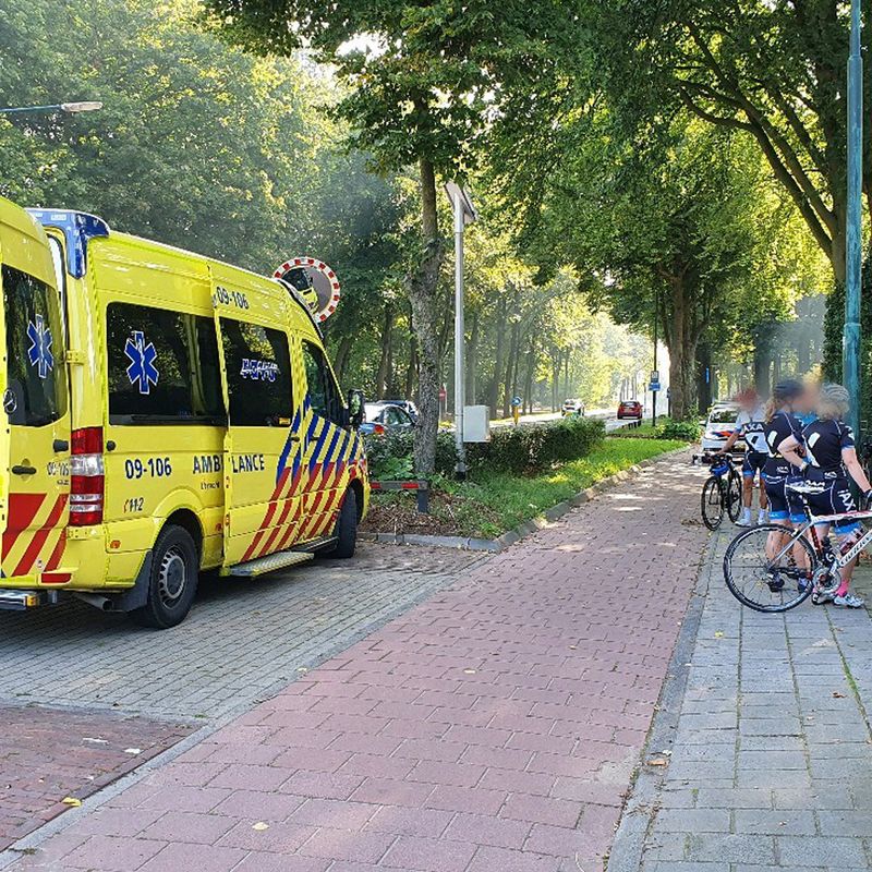 Wielrenner valt en raakt gewond in Rhenen - RTV Utrecht