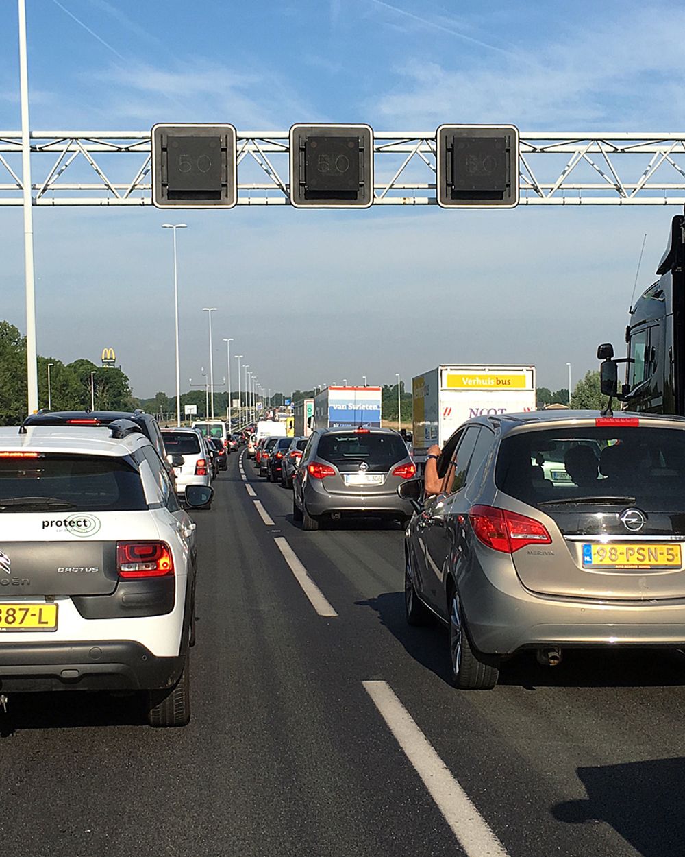 A12 bij Woerden weer open na ongeluk met meerdere voertuigen - RTV Utrecht