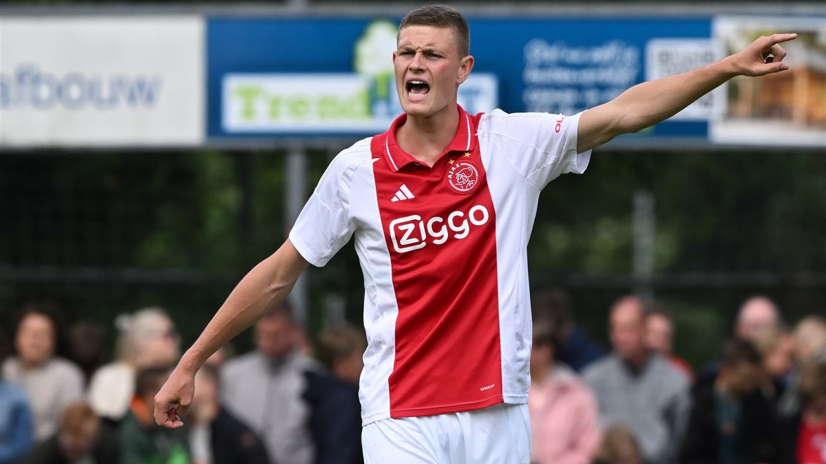 Dies Janse verliest dik bij Europese debuut voor Ajax - Omroep Zeeland