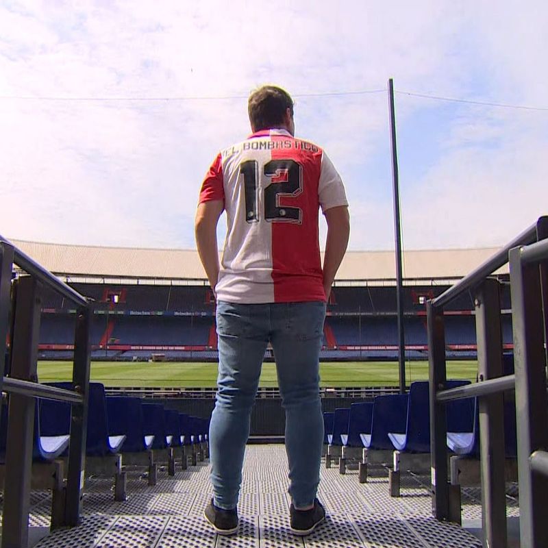 Ignacio 'El Bombastico' Ostertag in tranen in De Kuip: 'Ik ben de ...
