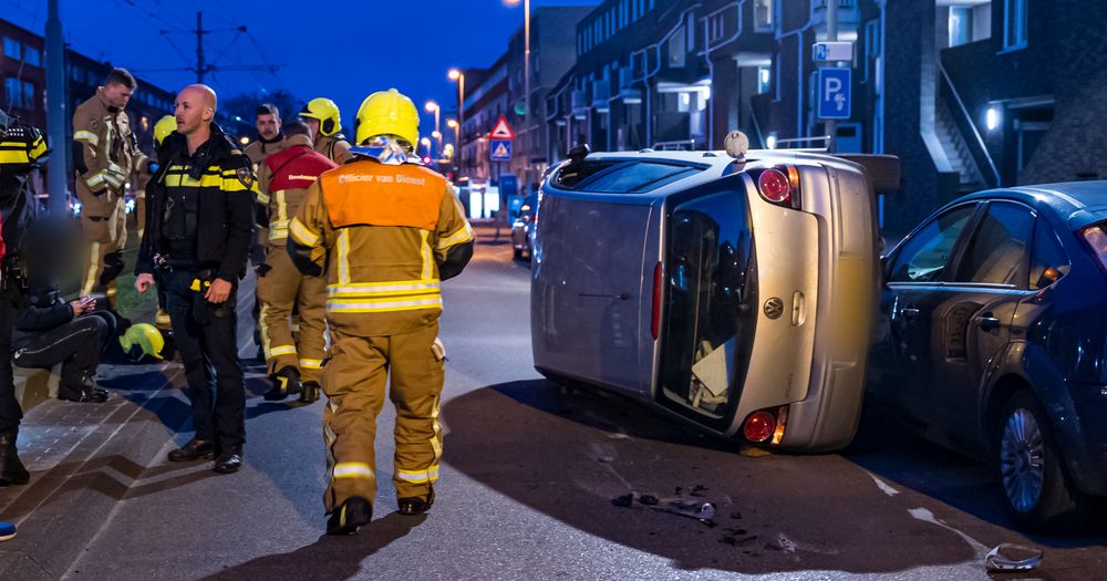 Beschonken bestuurder aangehouden na botsing | Omstander houdt ...