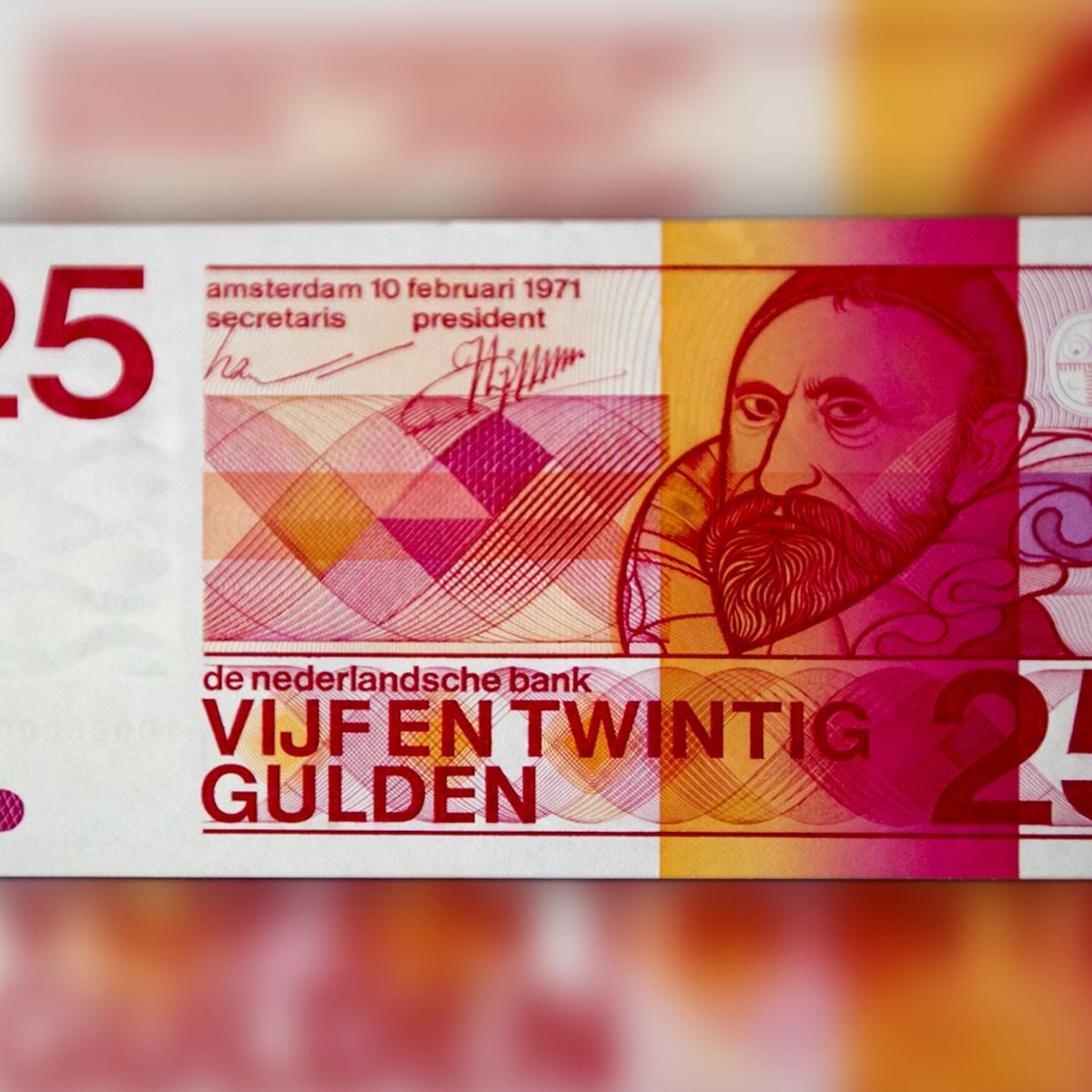 'Vijfje' en 'geeltje' zijn nog heel even in te wisselen: 'Nu zijn ze ...