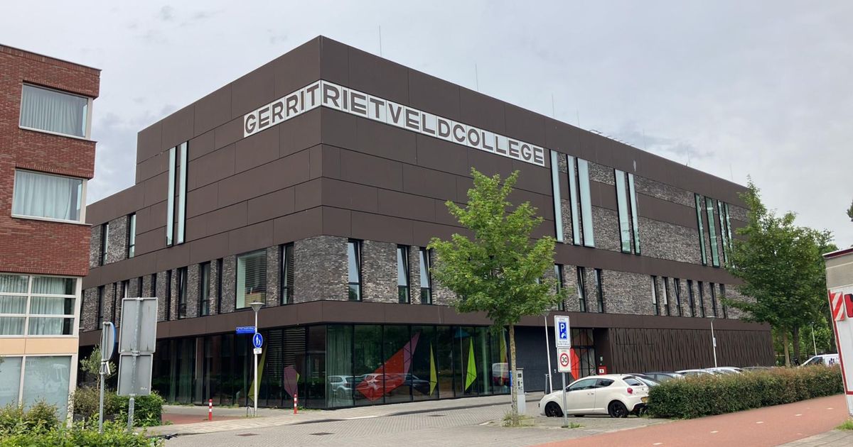 Onrust op Rietveld College door vals alarm over vuurwapen - UStad
