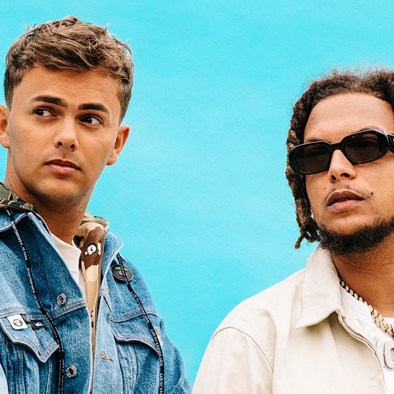 Robin van Persie geeft Flemming sleutels van De Kuip in nieuwe ...