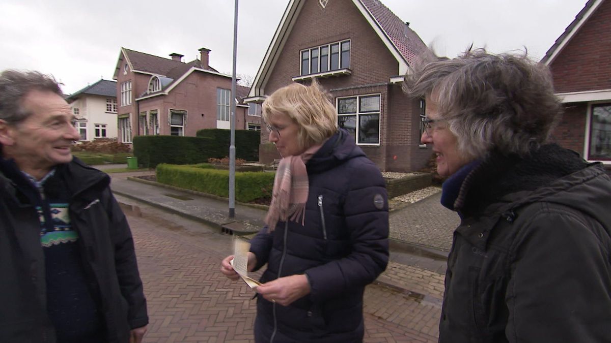 Job de Lange krijgt originele brieven van zijn vader - RTV Drenthe
