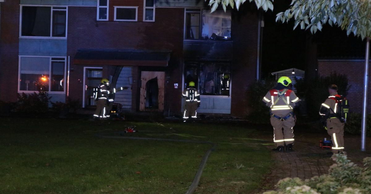 Brand na explosie in Groot-Ammers - Rijnmond