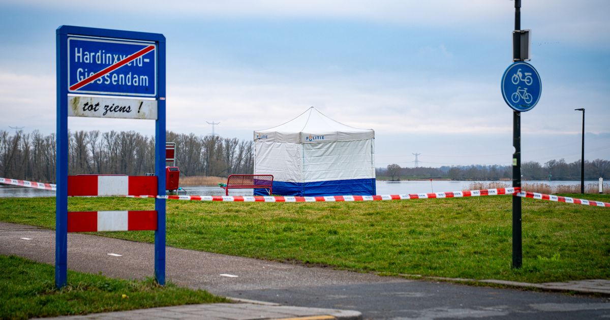 Dode gevonden op grasveld langs dijk - Rijnmond
