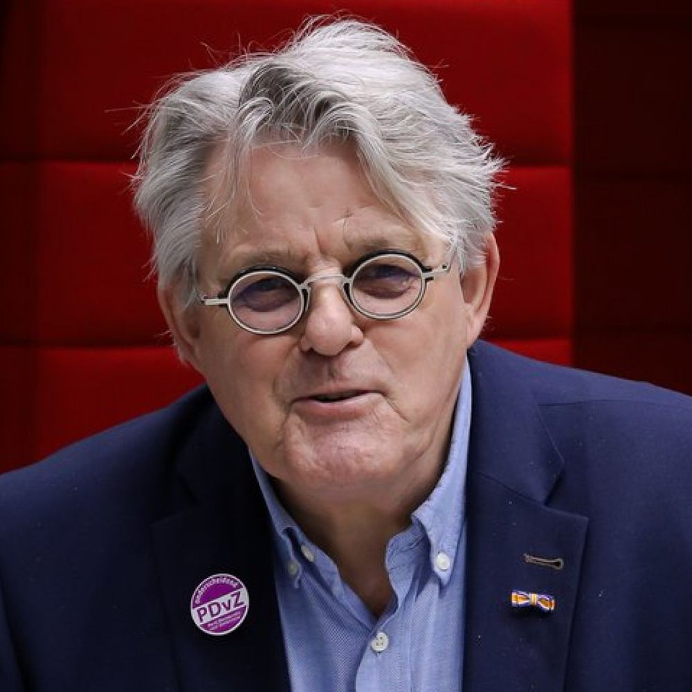 Nieuwe wethouder struikelt over 'flapdrol' tegen museumdirecteur ...