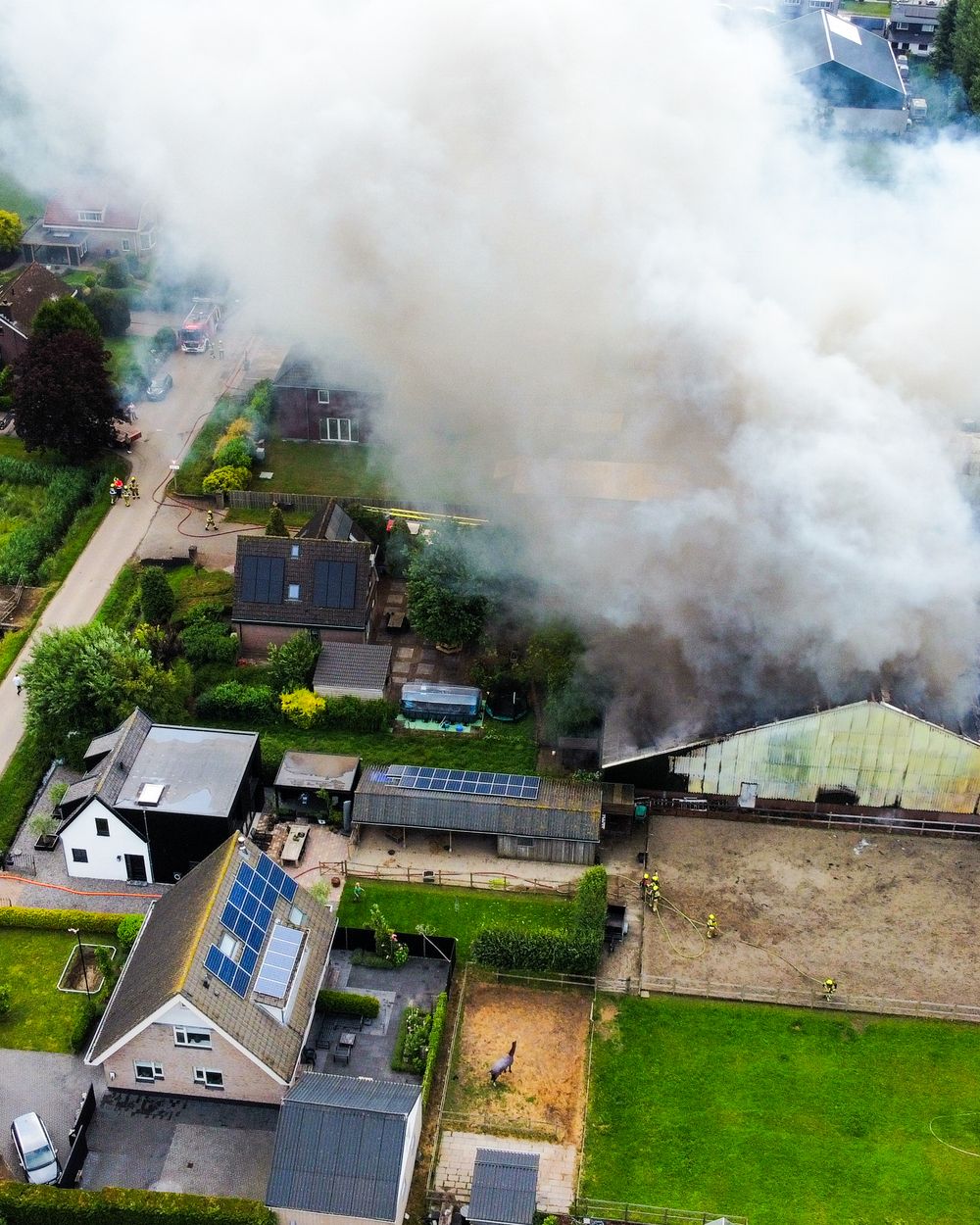 Veel rook bij brand in schuur met hooi - Rijnmond