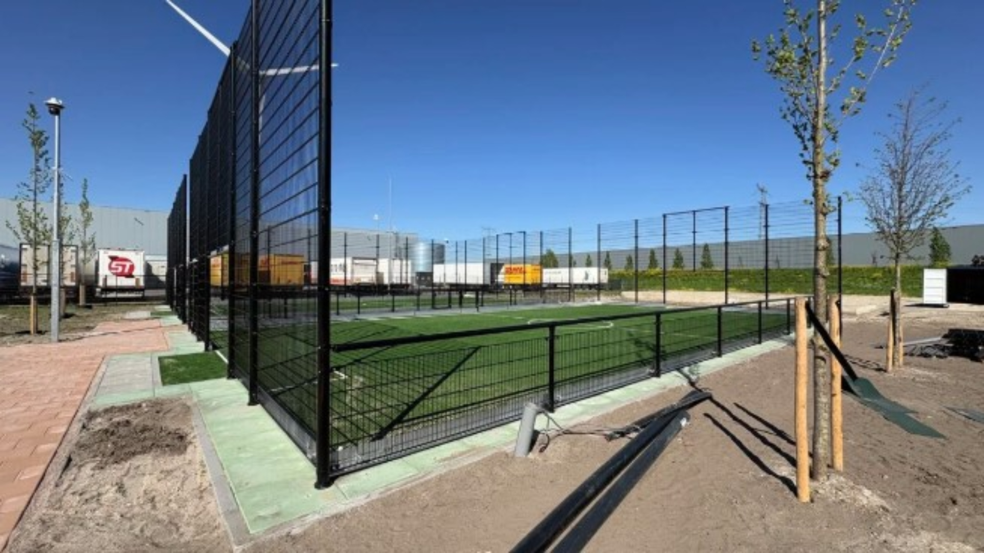 Dordrecht opent nieuw azc voor 580 mensen: 'Opvang kunnen we alleen ...
