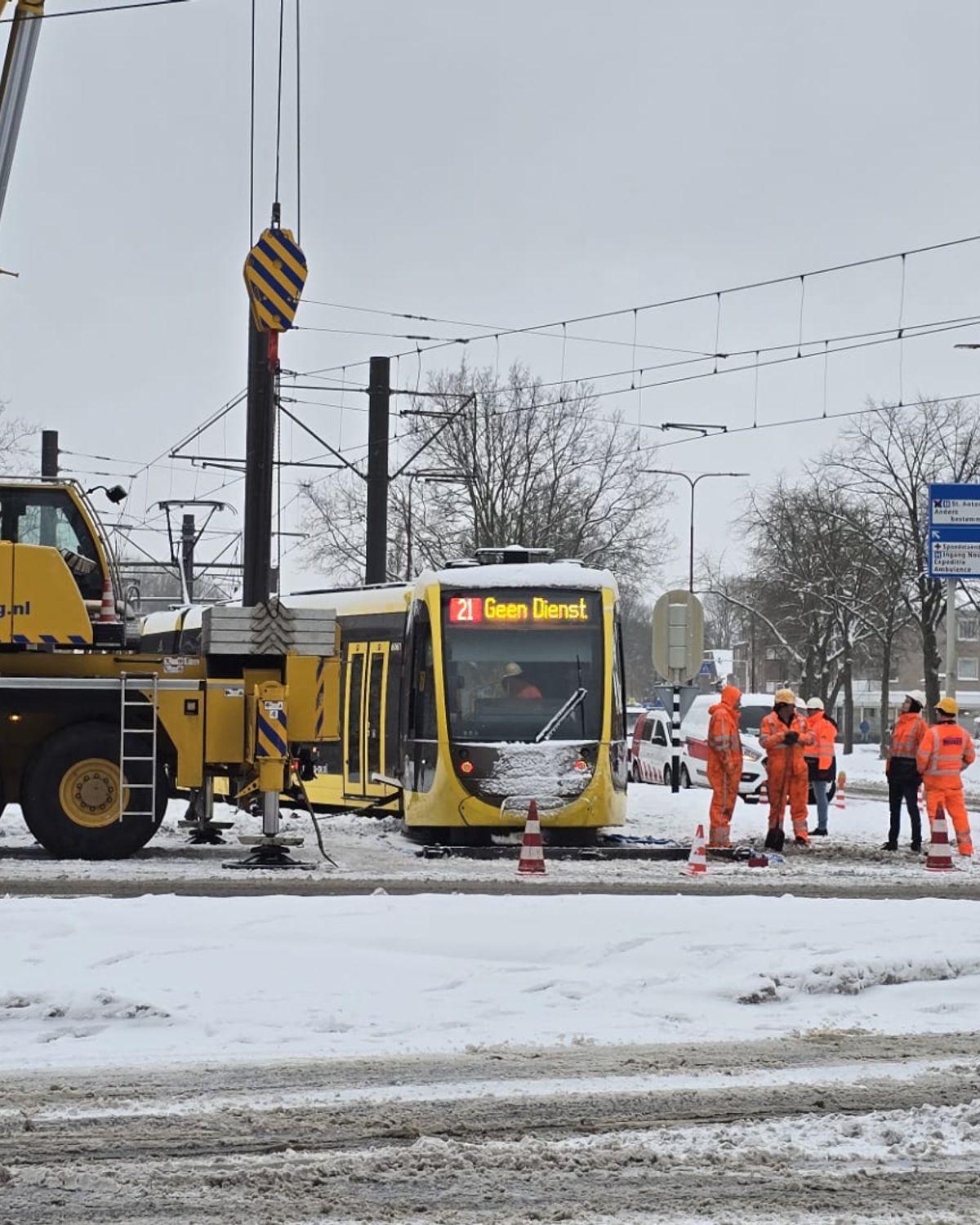 Tram ontspoord bij botsing met busje in Nieuwegein - RTV Utrecht