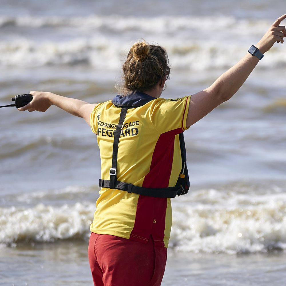Opnieuw rode vlag op stranden: 'Ga niet de zee in!' - Omroep West