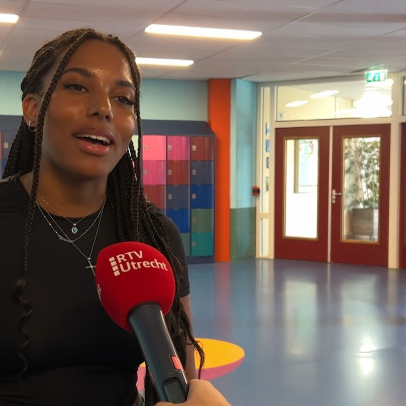 In Houten heb je nú al een telefoonverbod in de klas: zo ziet dat eruit ...