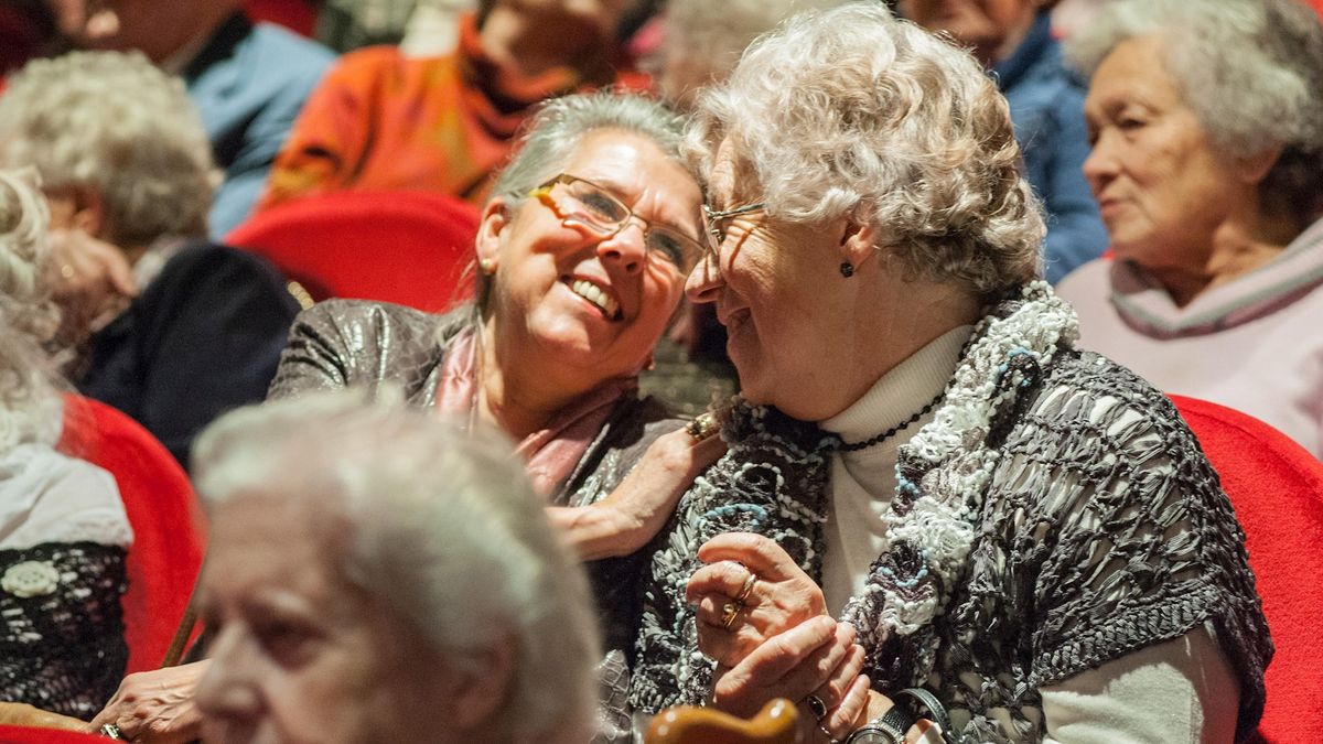 Stichting Vier het Leven helpt ouderen over de drempel - Oost