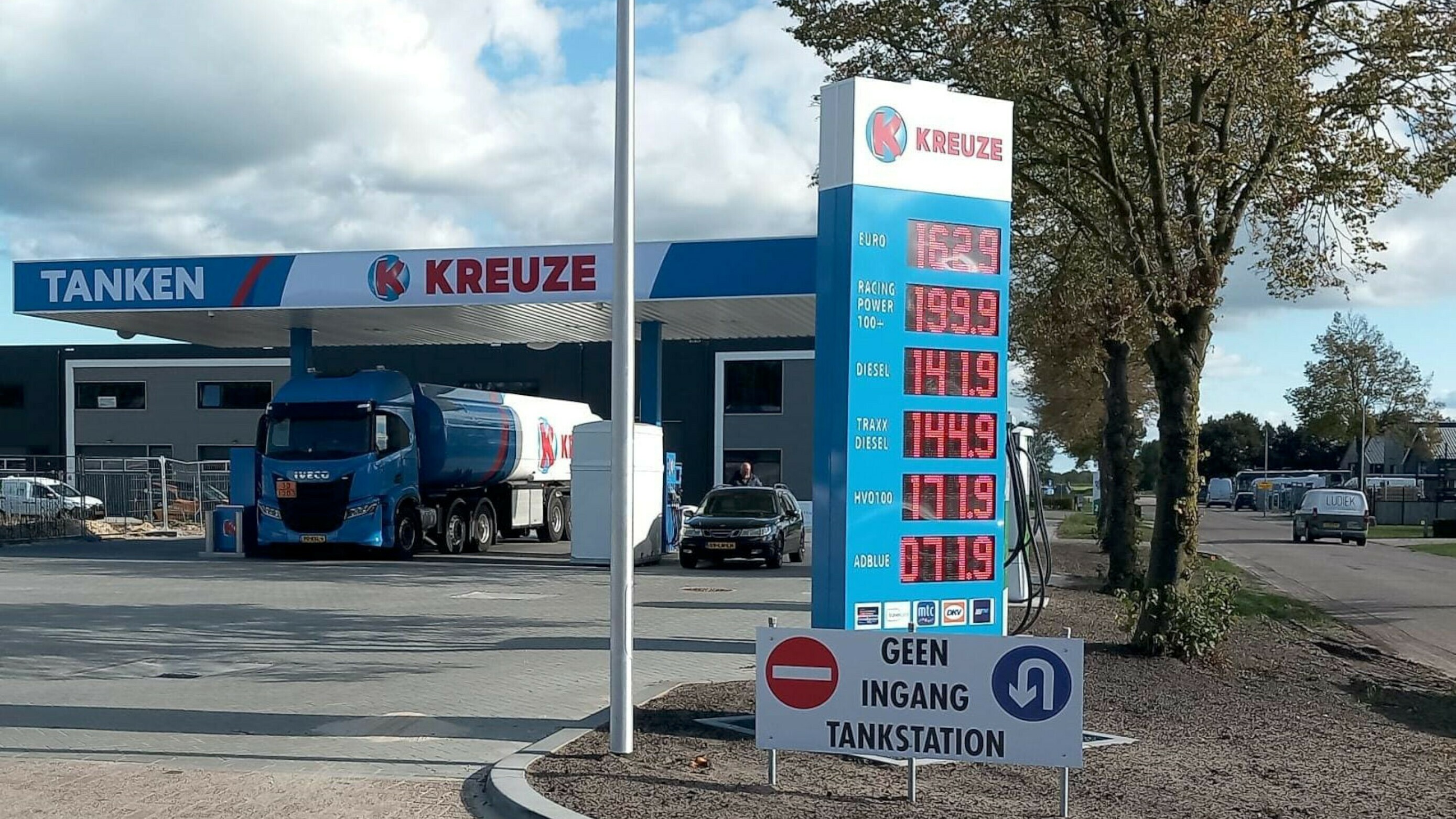 Het goedkoopste tankstation van Nederland staat in Drenthe - RTV Drenthe