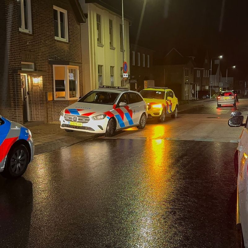 Gewonde bij woningoverval, politie op zoek naar gevluchte verdachte - L1 Nieuws