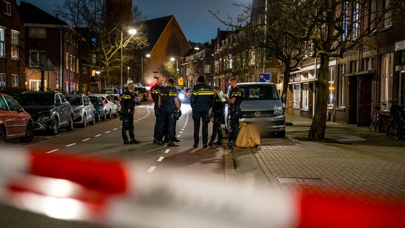 Schietpartij in woning: een zwaargewonde met schotwond en drie aanhoudingen - Rijnmond