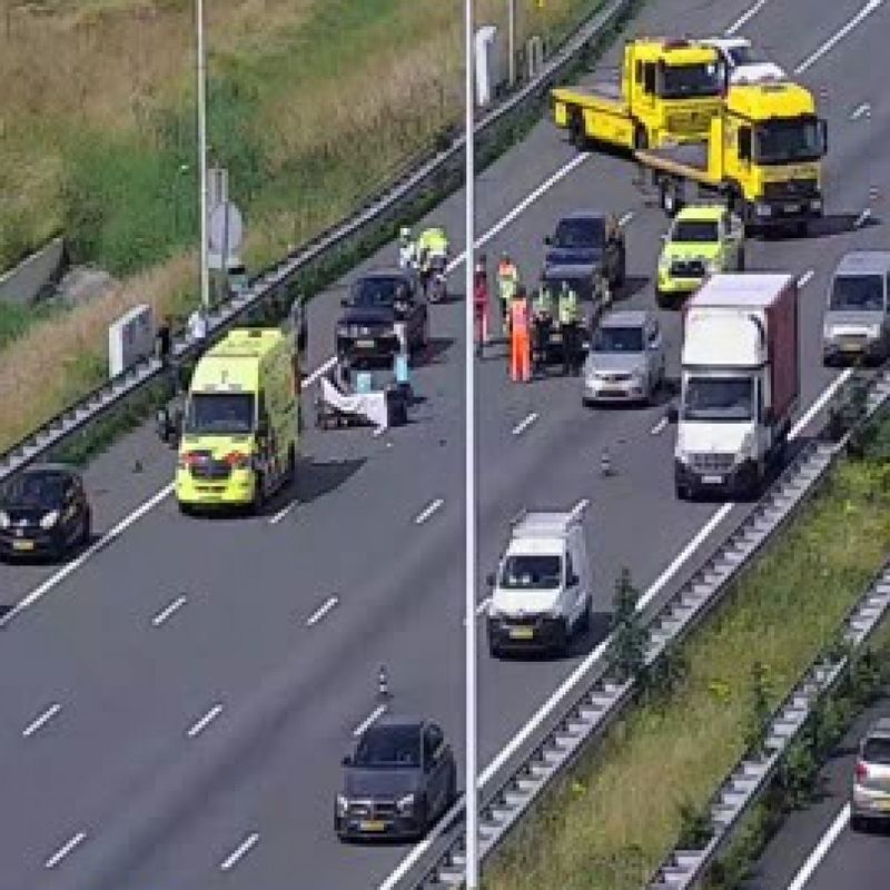 Twee ongelukken op A4: meer dan uur vertraging - Omroep West