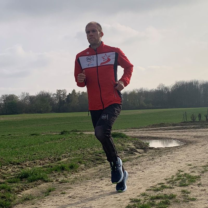 Bas van Hooren aast op EK-limiet tijdens Venloop - L1 Nieuws