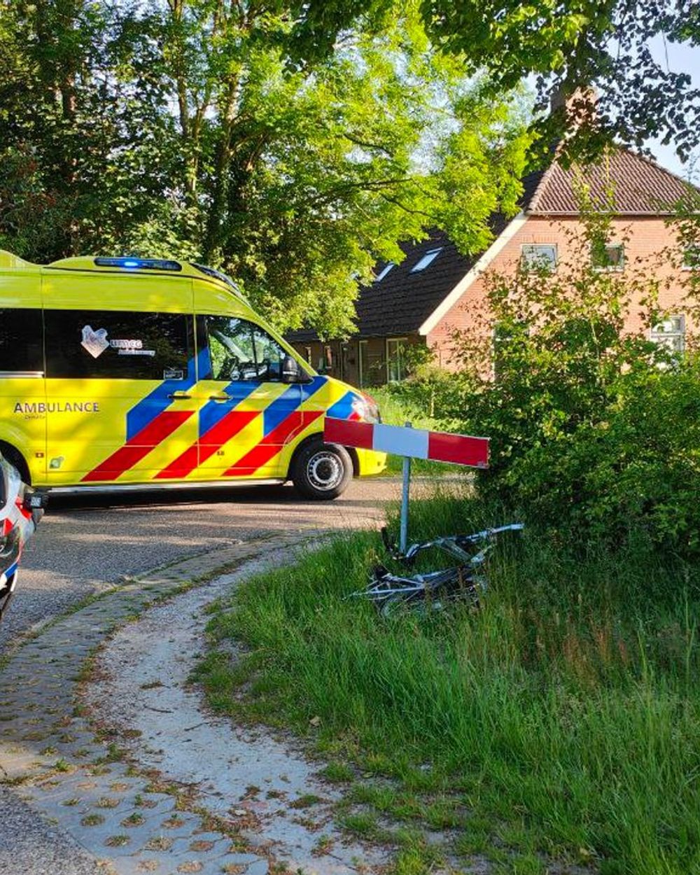 12-jarige fietser zwaargewond na botsing met auto in Eext - RTV Drenthe