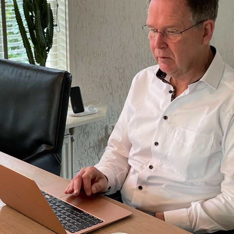 Scheidsrechter bij het schaatsen tijdens de Winterspelen in China ...