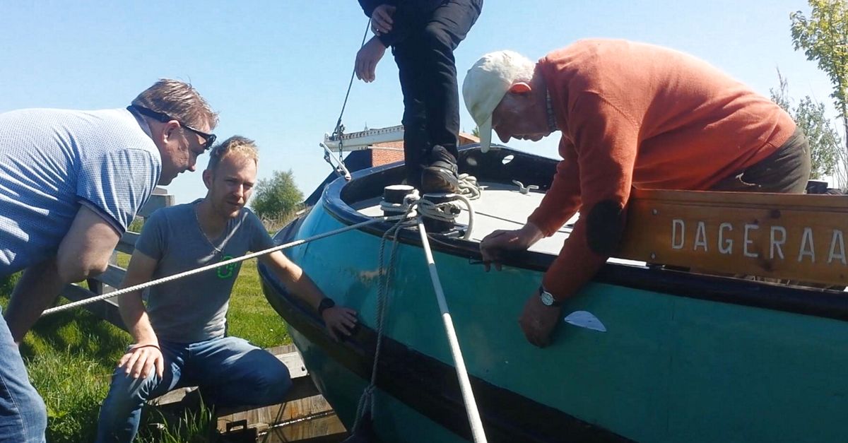 Kogelgaten nog steeds te zien: dit skûtsje is beschoten in de oorlog ...