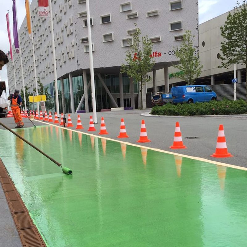 Fietspad bij Euroborg krijgt groen kleurtje - RTV Noord